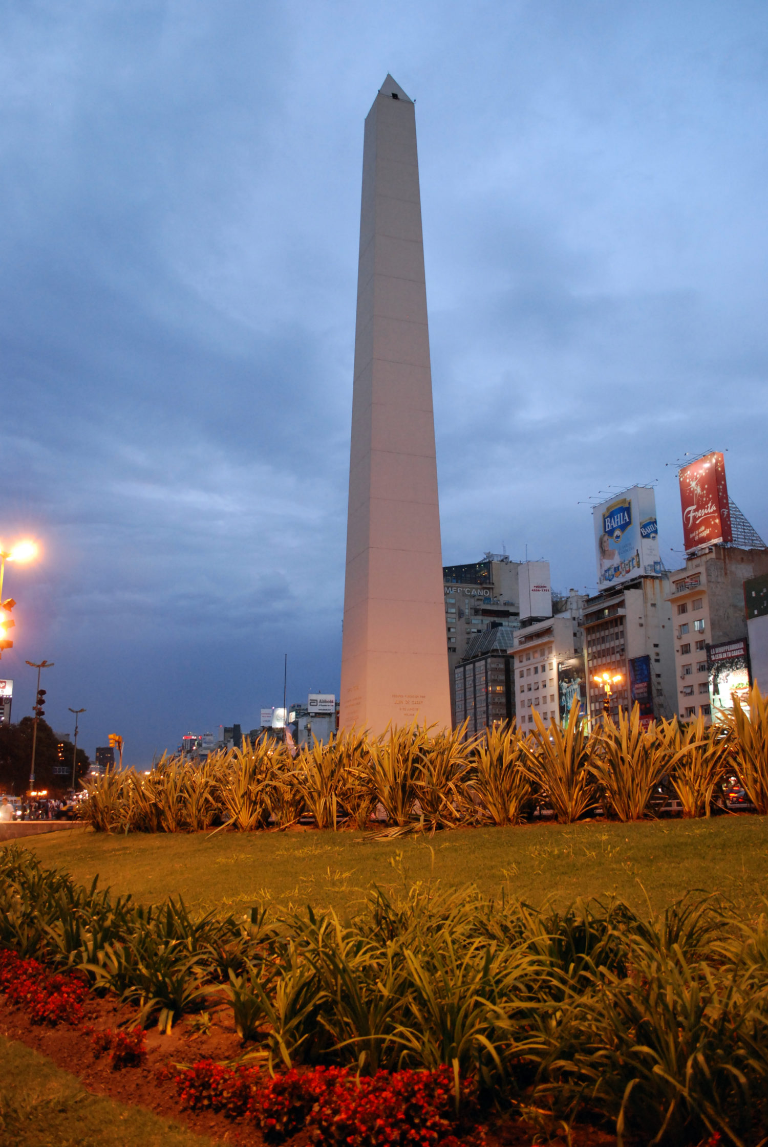 Obelisco Buenos Aires - Como Chegar, Visitar e Hotéis Próximos