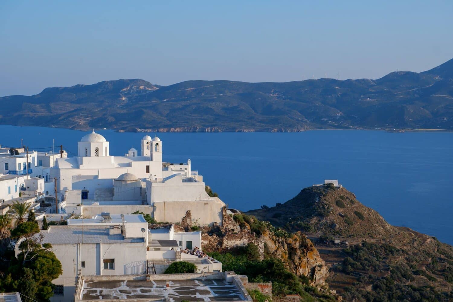O que fazer na Ilha de Milos: As 12 atrações + imperdíveis!