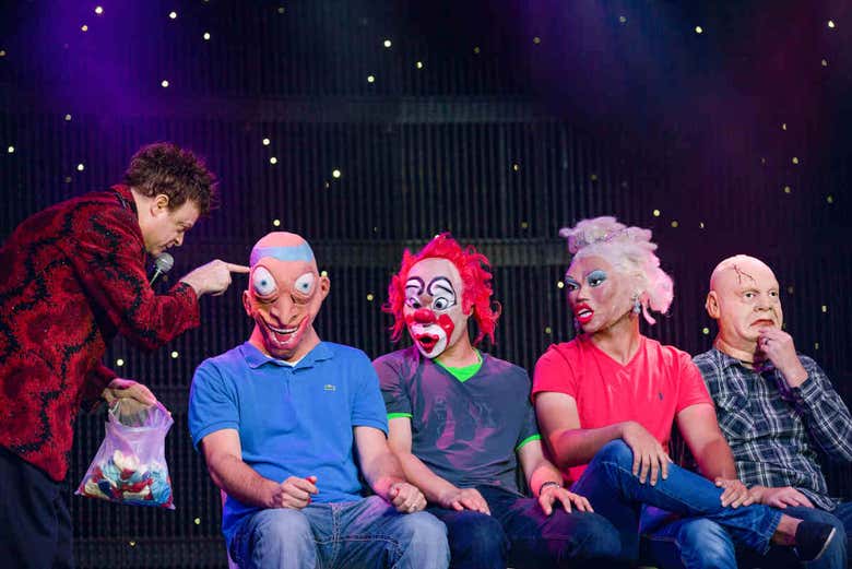 V - The Ultimate Variety Show: Um show novo a cada noite