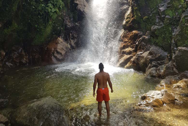 Excursão à cascata Chorro de las Campanas: Garanta sua vaga